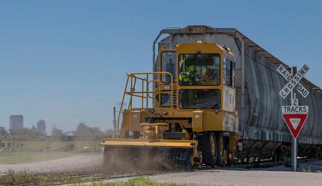 Trackmobile Rotary Broom - Wiese